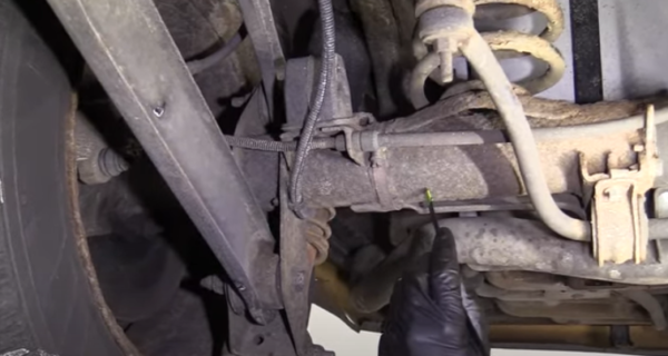 Rear Differential Leak - Diagnose and Fix a Rear End Oil Leak - 1A Auto