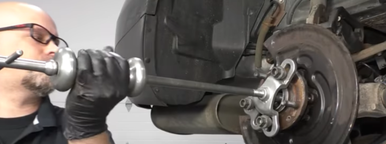 How to Remove a Stuck Wheel Bearing and Hub Assembly - 1A Auto