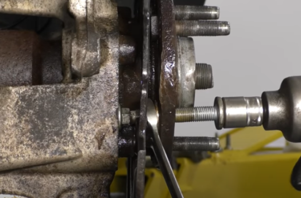 How to Remove a Stuck Wheel Bearing and Hub Assembly - 1A Auto